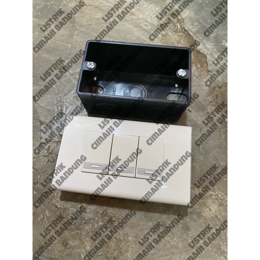 Jual saklar triple (saklar 3 gang) PANASONIC | putih | inbow / tanam ...