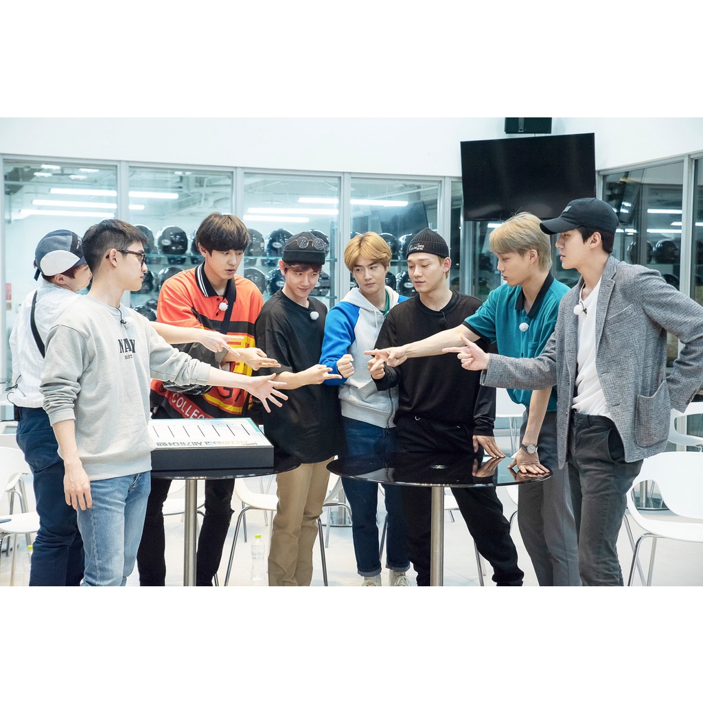 Jual POSTER OFFICIAL EXO | Shopee Indonesia