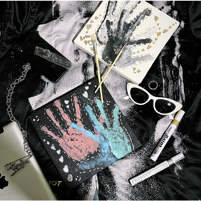 Jual Handprint Cap 2 Tangan Ukuran 20x20 Kanvas Hitam / Putih | Kanvas ...