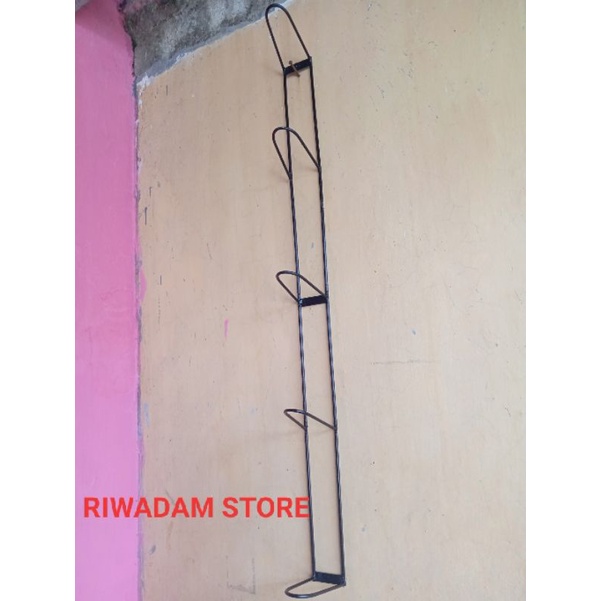 Jual rak helm 5 tingkat - rak helm gantung - tempat penyimpanan helm ...