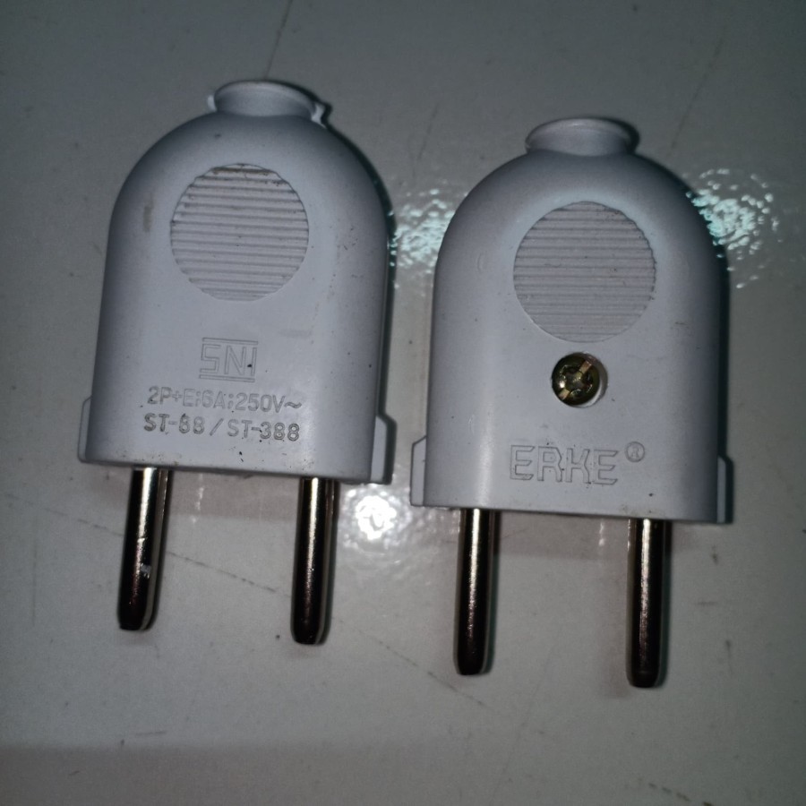 Jual steker mini putih Erke steker mini cip SNI ST 388 colokan mini steker gepeng putih | Shopee ...