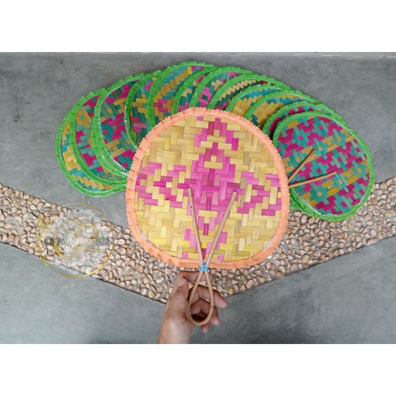 Jual KIPAS BAMBU WARNA / KIPAS ANYAM BAMBU TANGAN / KIPAS JADUL ...