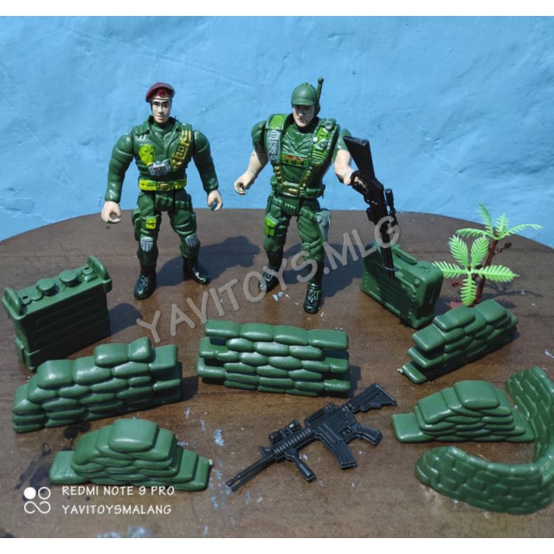 Jual TJAP 54 ROBOT TENTARA ISI 2 DAN PERALATAN PERANG / MAINAN MILITARY ...