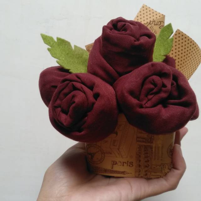 Jual Pot Buket Bunga Jilbab Kado Wisuda Souvenir Pernikahan Murah ...
