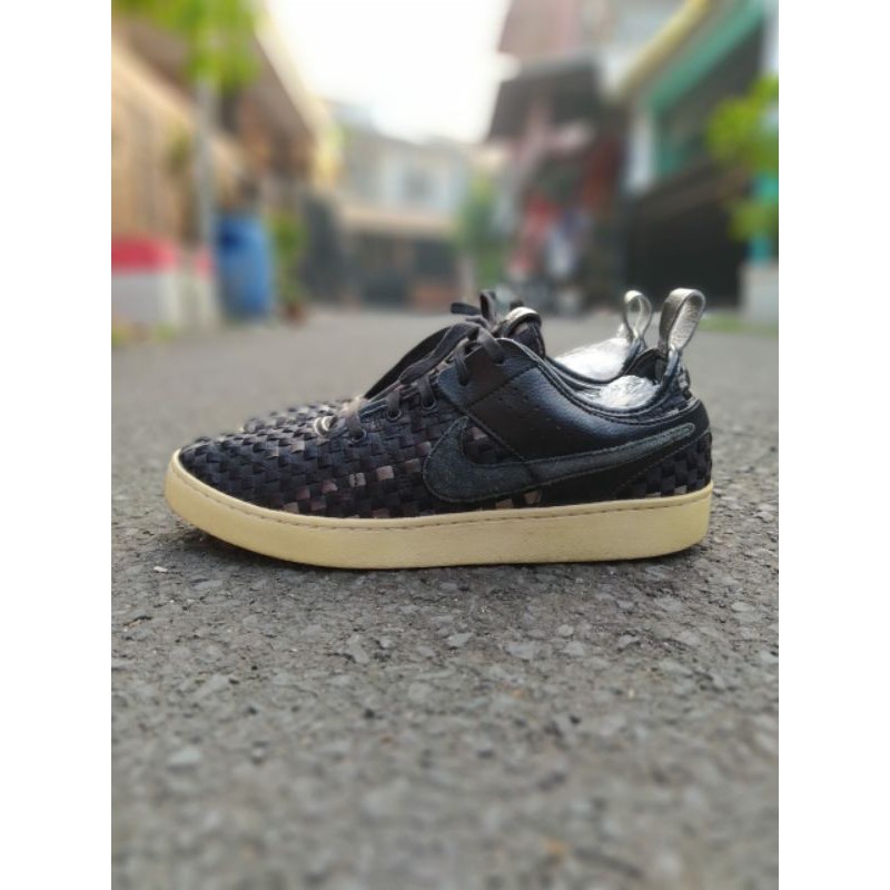 Jual Sepatu Nike NSW COURTSIDE Woven Mens 555102-001 Original (Second ...