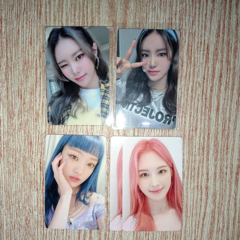 Jual [WTS] WEEEKLY mini Album play game Holiday photocard benefit appmus ktown Monday soeun ...