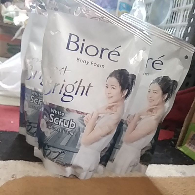 Jual biore white scrub 450ml | Shopee Indonesia
