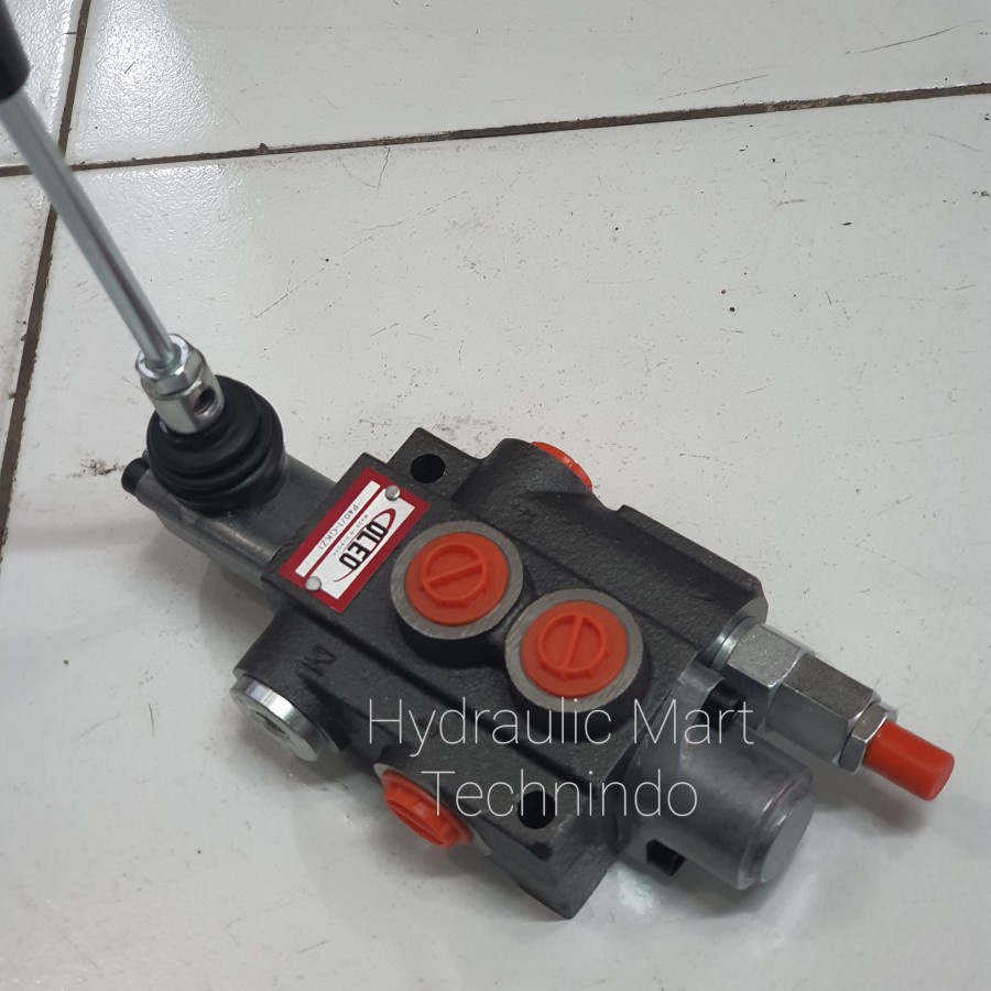 Jual Hand control valve P40 Liter- 1tuas-detent brand OLEO | Shopee ...