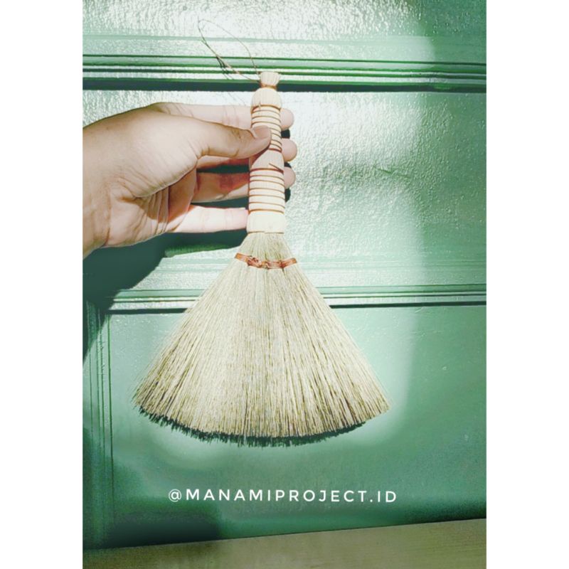 Jual Sapu Mini / Sapu Aesthetic / Sapu Ala Korea / Mini Broom / Petite ...