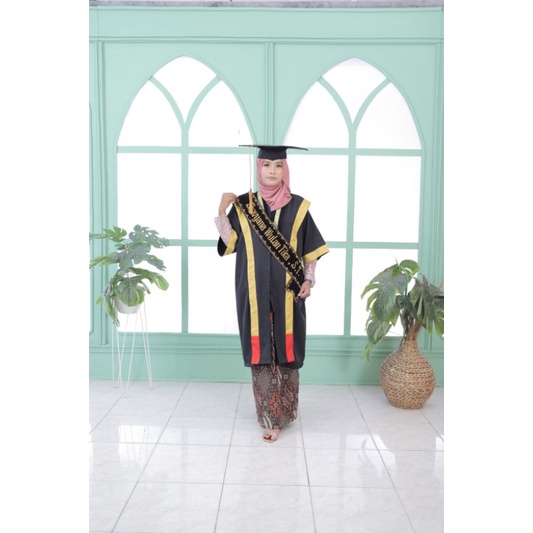 Jual Set Lengkap(dengan medali) Toga Wisuda ITERA Institut Teknologi ...