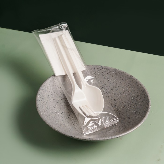 Jual Sendok Garpu Plastik Set Tisu Murah Higienis Steril Tebal Grosir ...