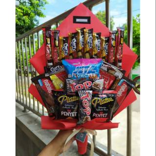 Jual Bucket Snack Serba Maroon / Buket Jajan / Bucket Jajan / Buket ...