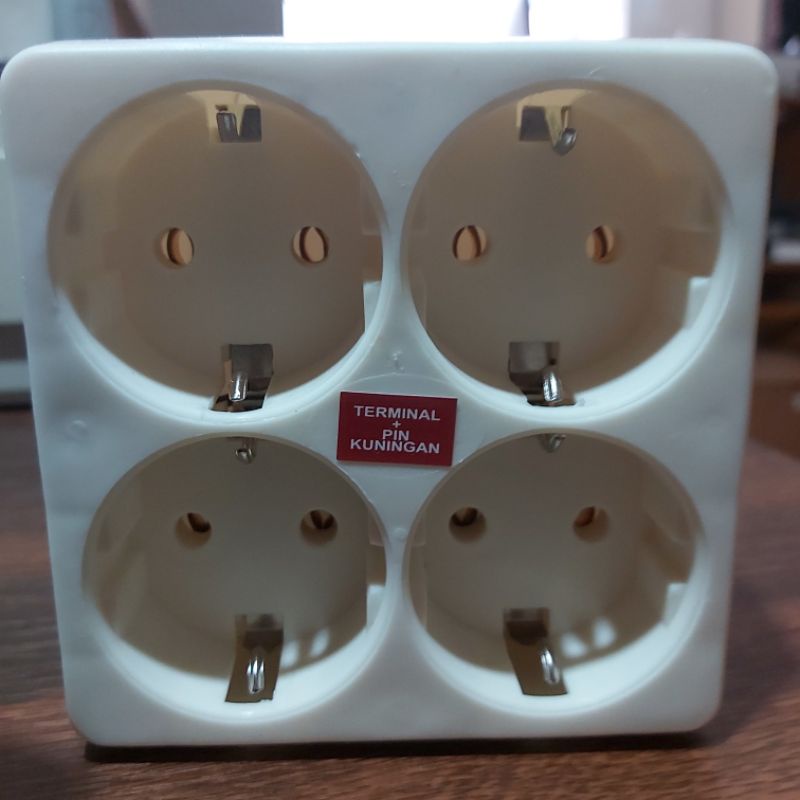 Jual COLOKAN LISTRIK CABANG 4 LUBANG STEKER STOP KONTAK 4 LUBANG / Colokan 4 in 1 | Shopee Indonesia