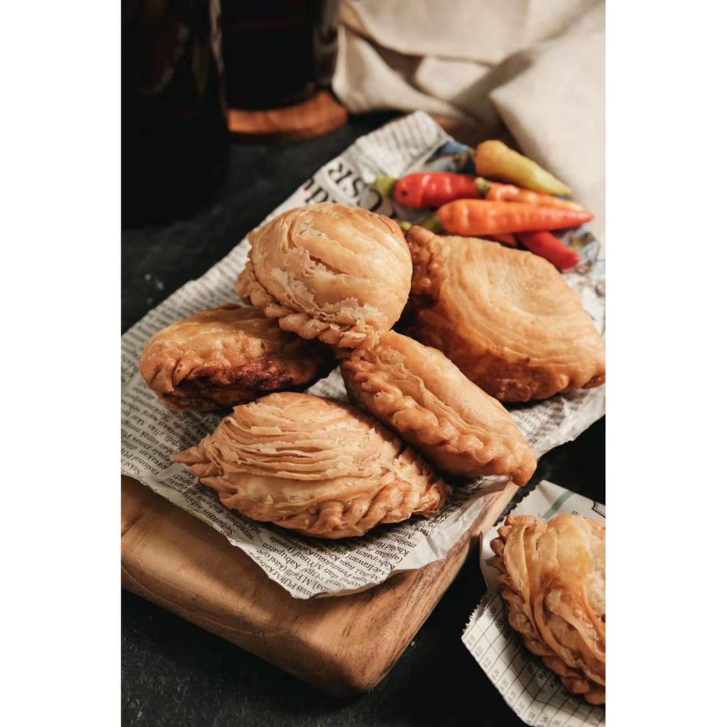 Jual CURRY PUFF PASTRY/ PASTEL KARI (Ayam 1 BOX - isi 5) | Shopee Indonesia