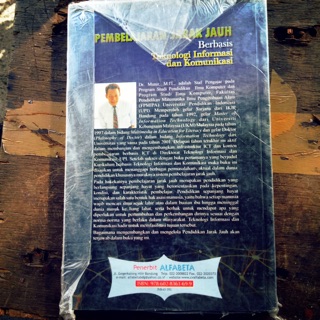Jual BUKU PEMBELAJARAN JARAK JAUH BERBASIS TEKNOLOGI INFORMASI DAN KOMUNIKASI oleh Dr. Munir ...