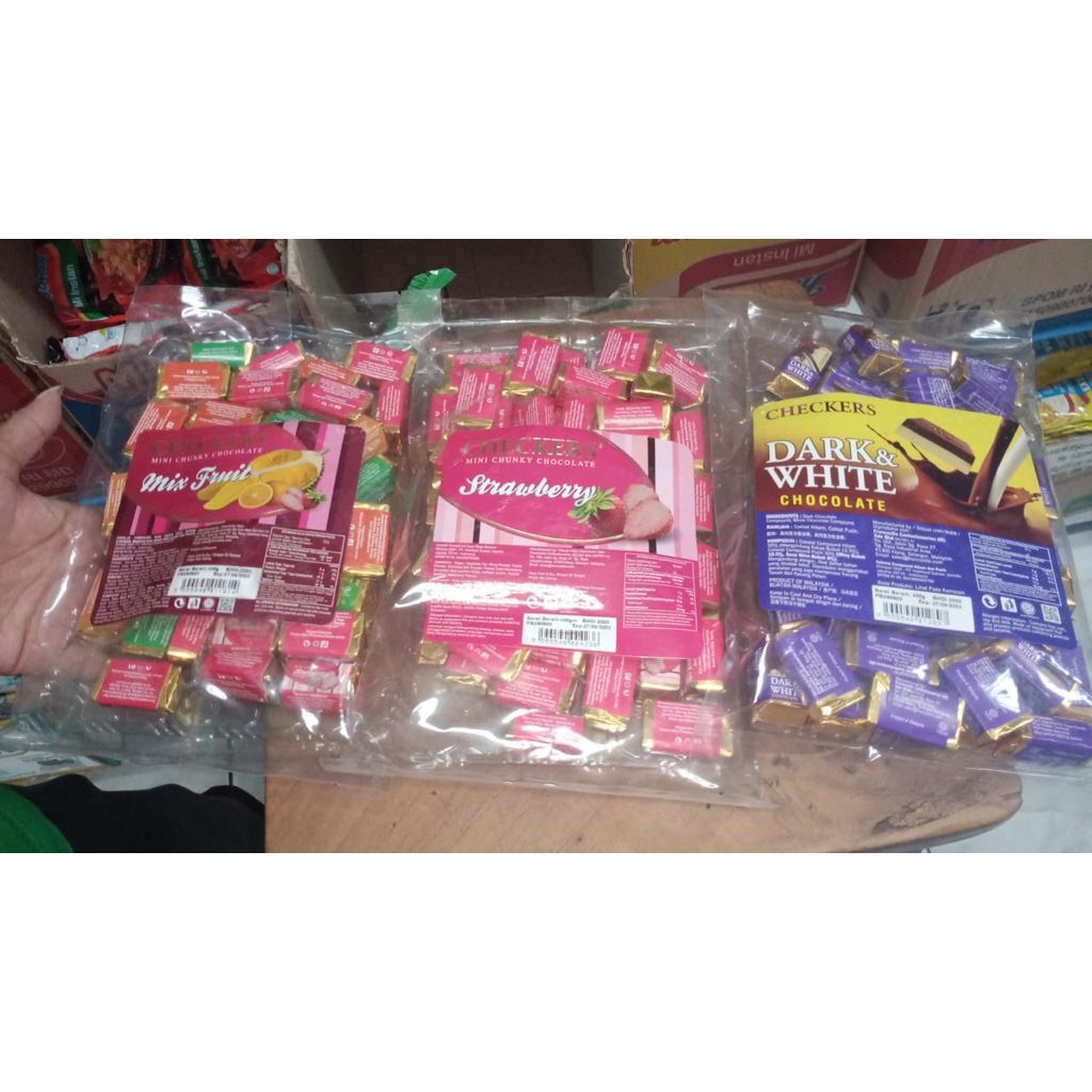 Jual Checkers Mini Chunky Chocolate Asorted, Milk, Dark White ...