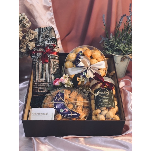 Jual Hampers Lebaran | Hampers Sejadah | Hampers Sejadah kue Kering ...