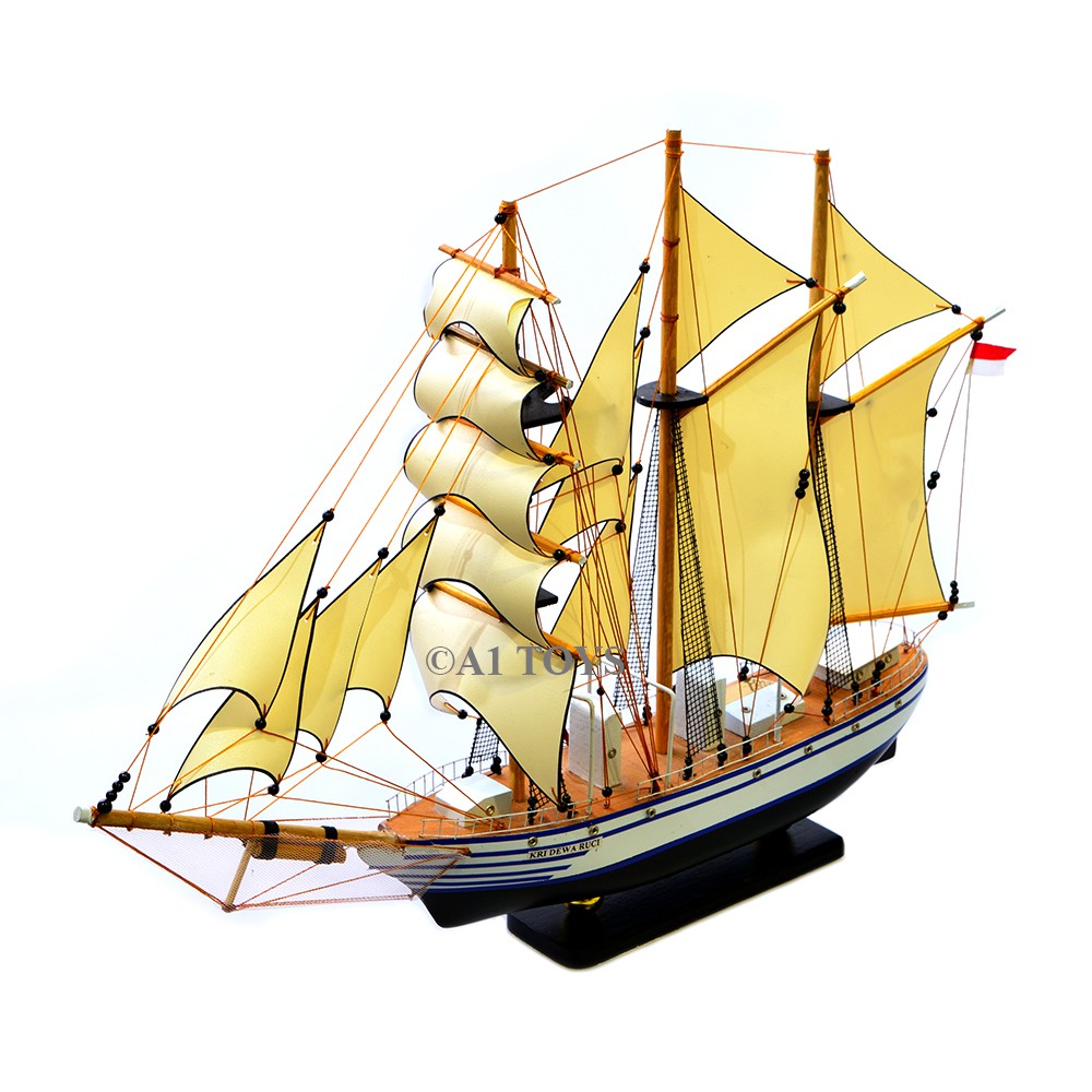 Jual Miniatur kapal layar KRI DEWARUCI 40 cm | Shopee Indonesia