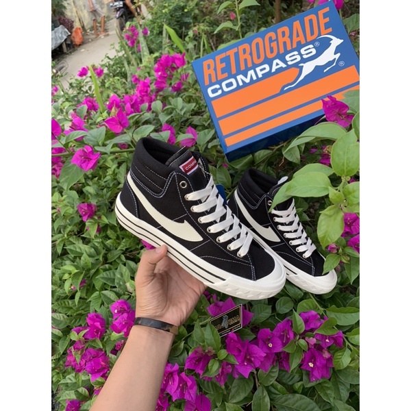 Jual Sepatu Compass Retrograde hi black white Original + Bonus | Shopee ...