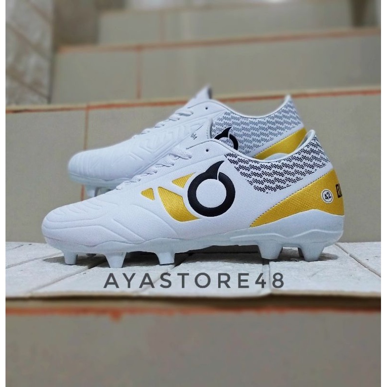 Jual TERMURAH !!! Sepatu Bola Ortus, Specs Grade ori Langsung Harga ...
