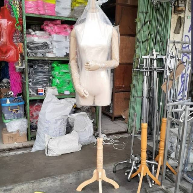 Jual Patung setengah badan pakai tangan ( untuk luar kota+ peti kayu ...