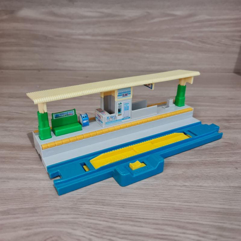 Jual Plarail J-28 Station with stopper (bekas) | Shopee Indonesia