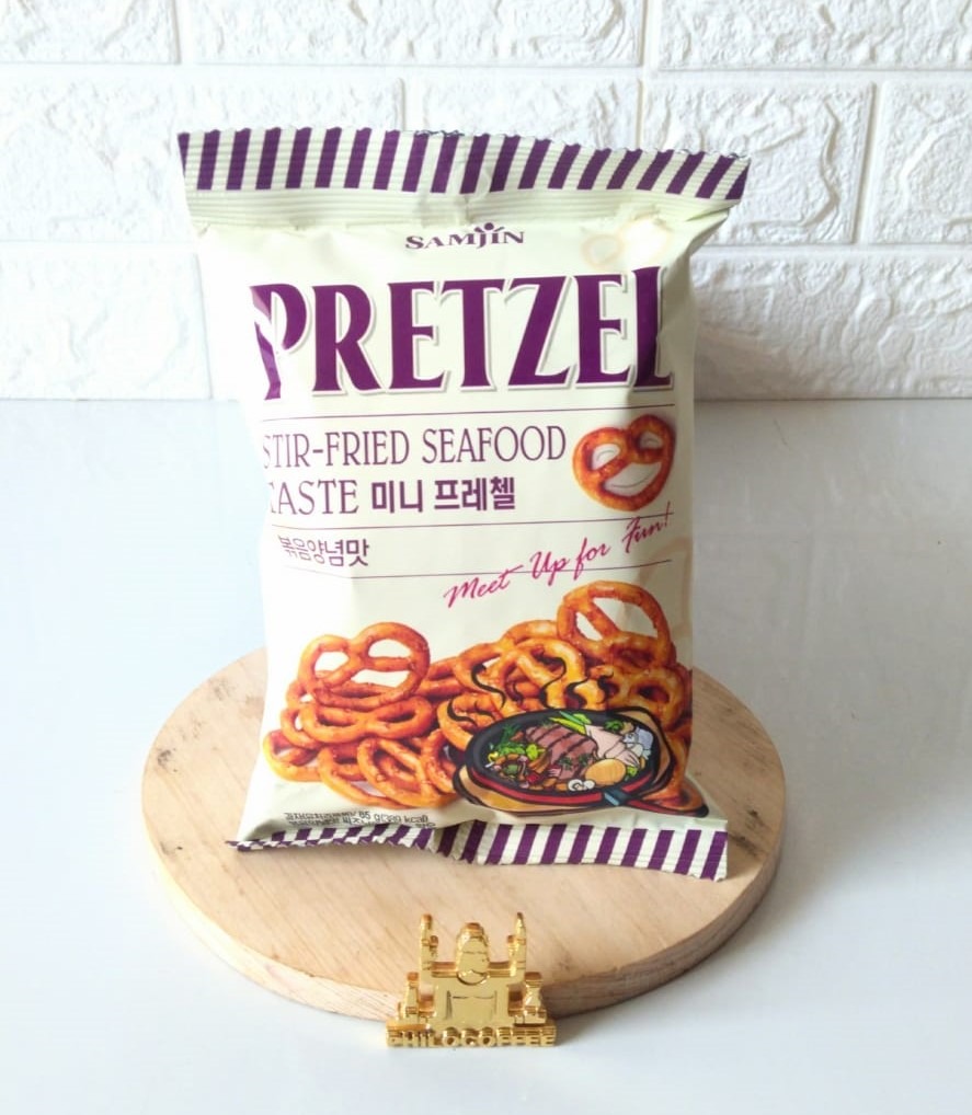 Jual Samjin Pretzel Stir-Fried Seafood Taste 85gr | Camilan Snack Korea ...