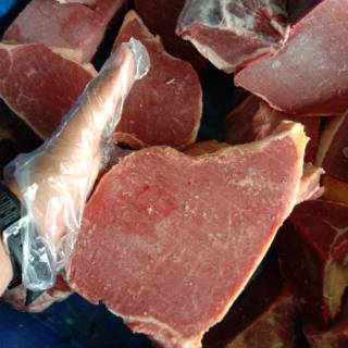 Jual Daging sapi paha depan dan paha belakang packingan utuh 1 kg ...