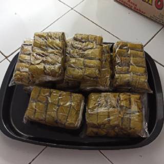 Tape ketan khas kuningan / makanan khas 1 bungkus isi 10pcs | Shopee ...