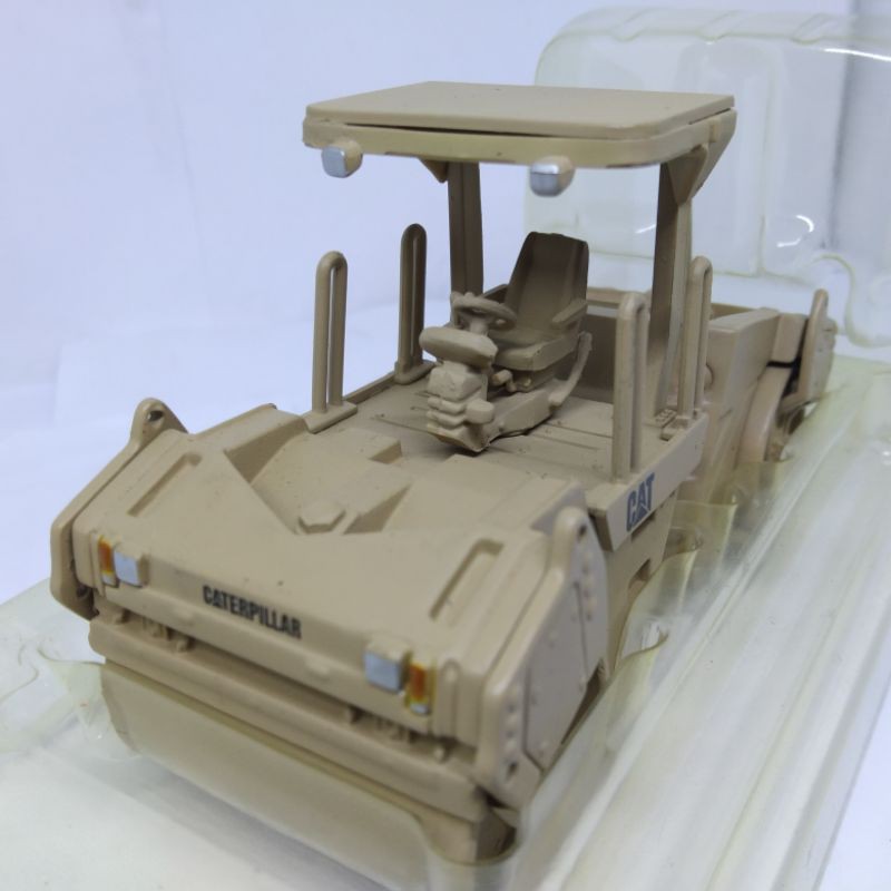 Jual Diecast Miniatur alat Berat Cat Military CB-534D Asphalt Compactor ...