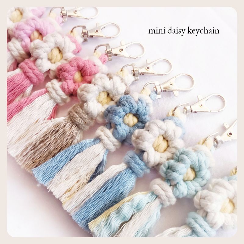 Jual macrame mini daisy keychain • macrame flower keychain • gantungan ...