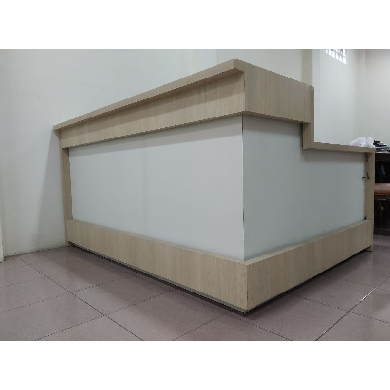 Jual MEJA BAR ATAU RESEPSIONIS (FINISHING HPL) | Shopee Indonesia