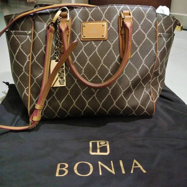 TAS BONIA ORIGINAL PRELOVED, lengkap semuanya,tali panjang,card,db ori ...