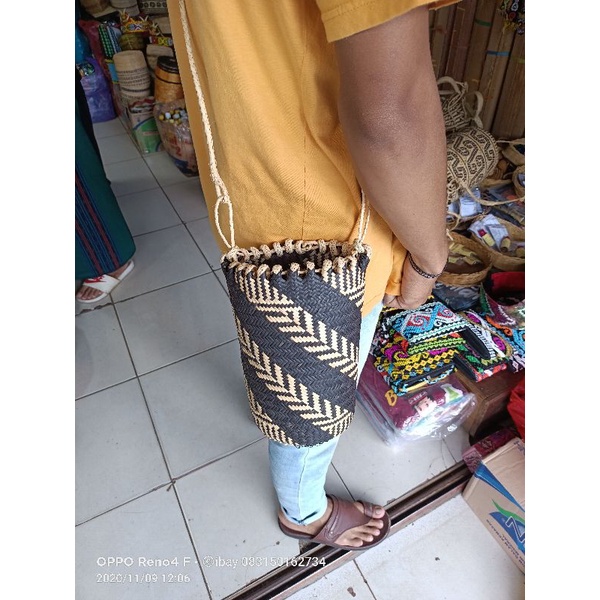 Jual TAS ANJAT DAYAK KHAS KALIMANTAN. TAS ROTAN TALI SELEMPANG ...
