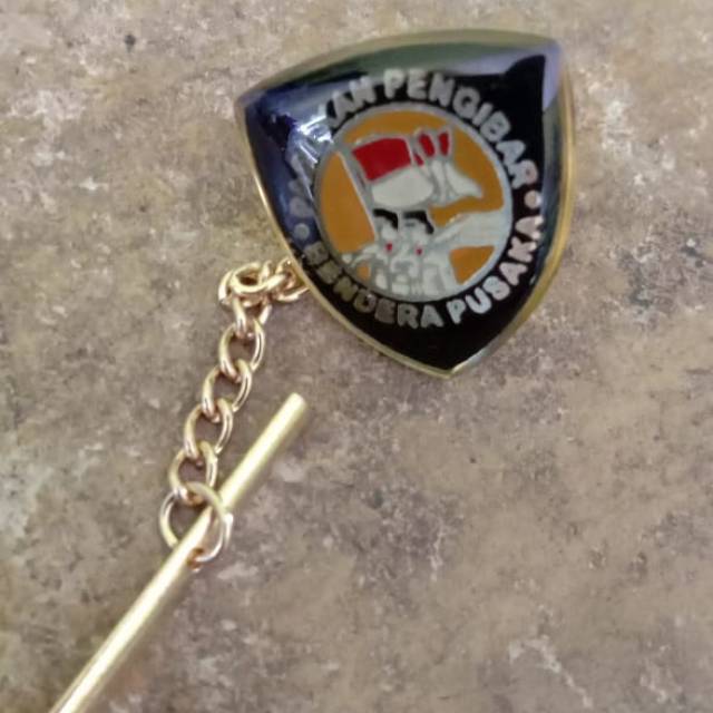 Jual Pin/lencana PASKIBRA UNTUK DI KRAH BAJU PAKE RANTAI, PASKIBRAKA ...