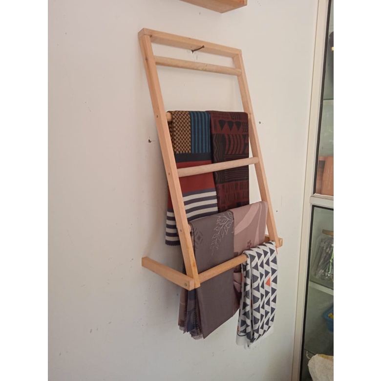 Jual Hanger Jilbab kayu/ Tempat mukena, sajadah/ rak jilbab kayu ...