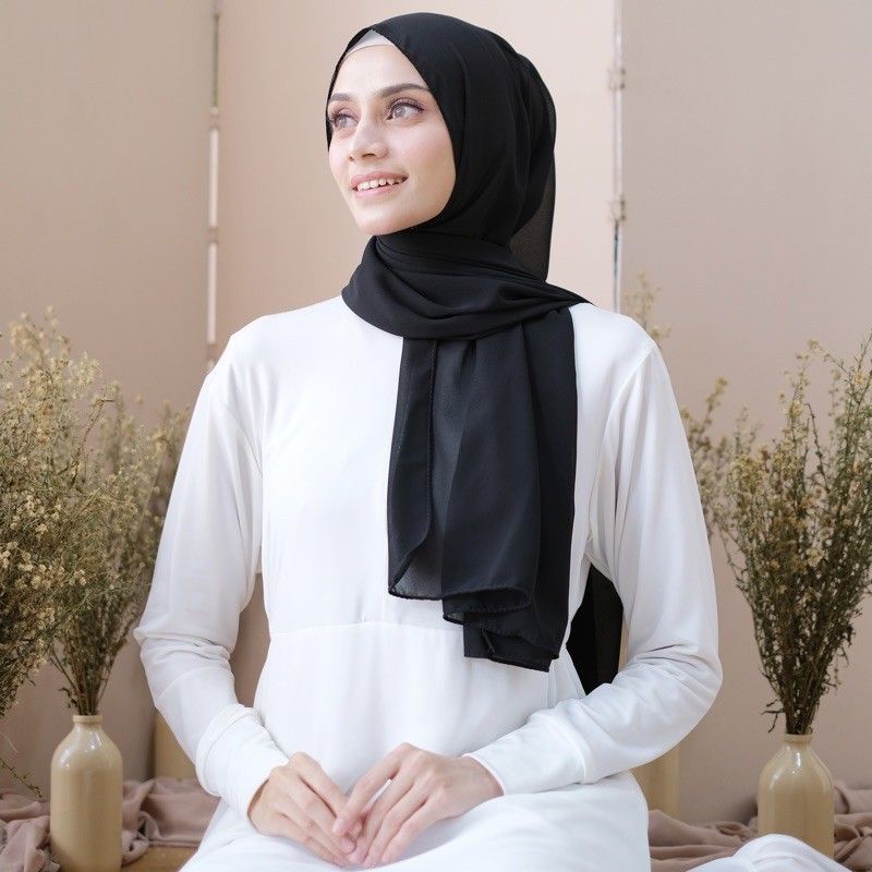 Jual pashmina ceruty babydoll polos warna hitam by Khazanah hijab | Shopee Indonesia
