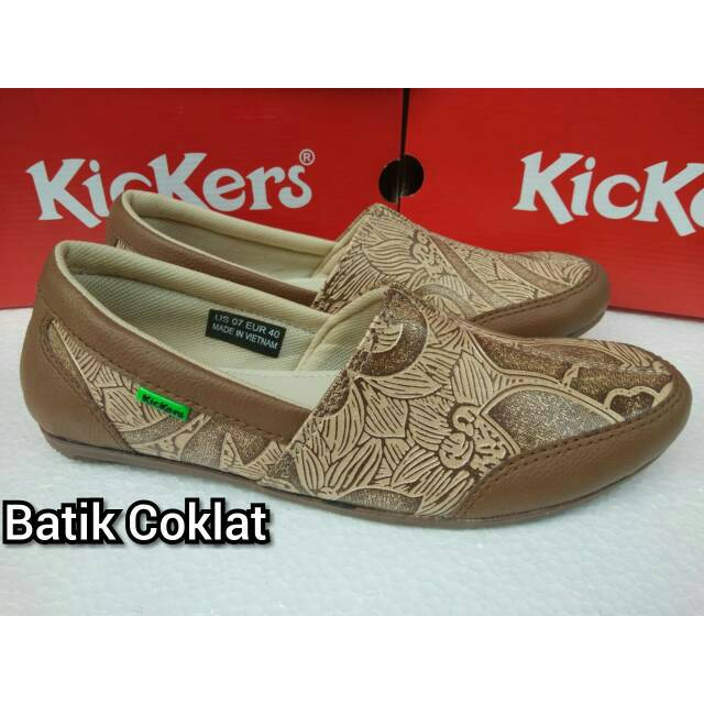 Jual Sepatu Kickers wanita motif Batik/ Sepatu Kickers Slip On motif ...