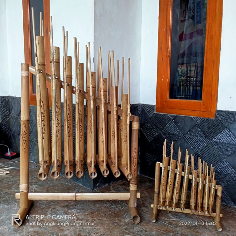 Jual Angklung sarinande 2 oktaf 8 nada sedang ( Besar ) & tinggi ...