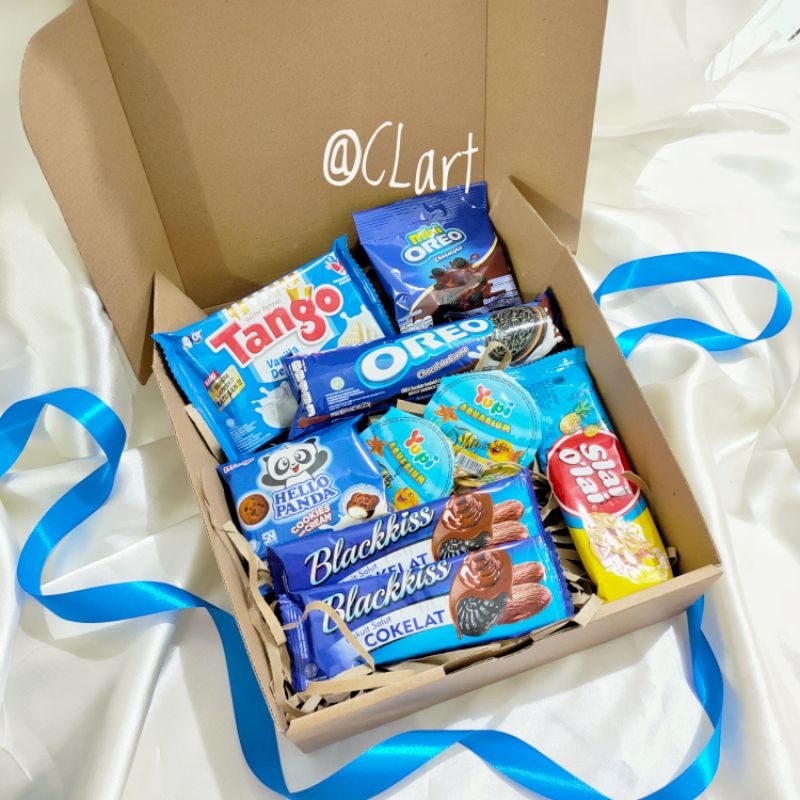 Jual Hampers Snack Box Biru Wisuda / Snack Box / Kotak Hadiah Snack ulang tahun, wisuda ...
