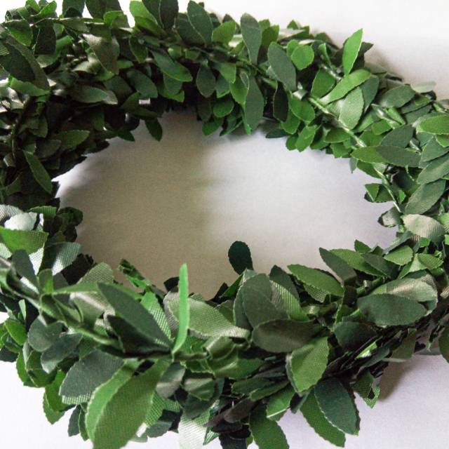 Jual Daun Rambat Hijau 7,5 meter dengan kawat besi | Shopee Indonesia