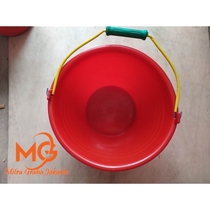 Jual Ember Plastik MERAH | Ember Cor Anti Pecah | Ember Bangunan BESAR ...