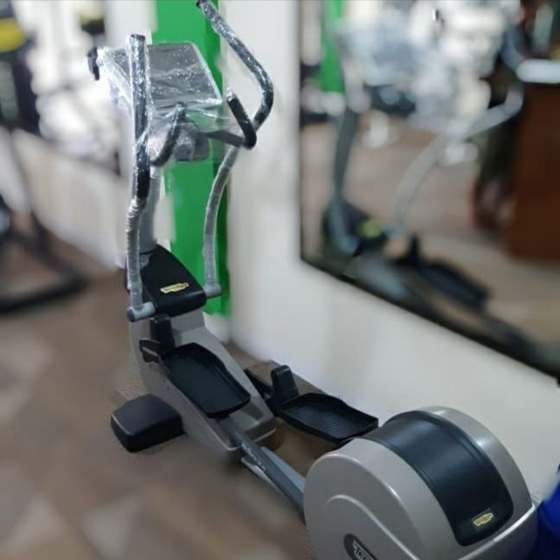 Jual Technogym Synchro 500 Elliptical Crosstrainer Second Bergaransi ...