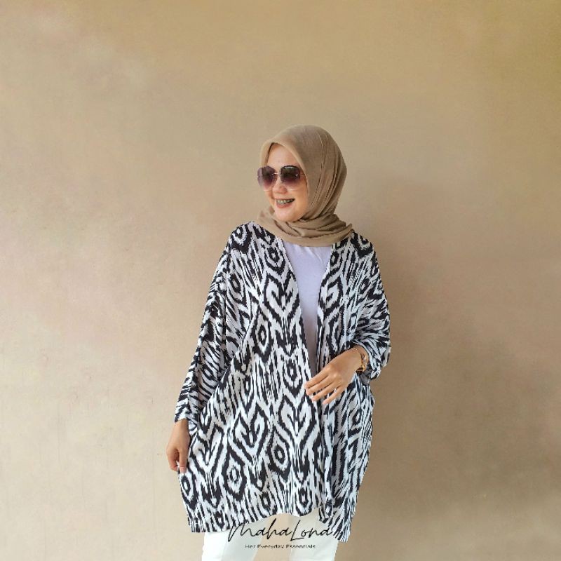 Jual Basic Outer - Arrow Black | Shopee Indonesia