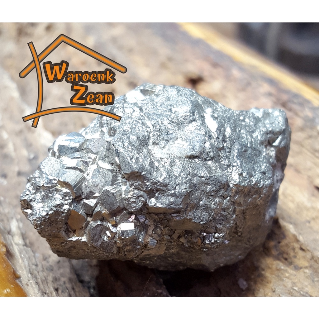 Jual Bongkahan batu mineral pyrite B30 | Shopee Indonesia