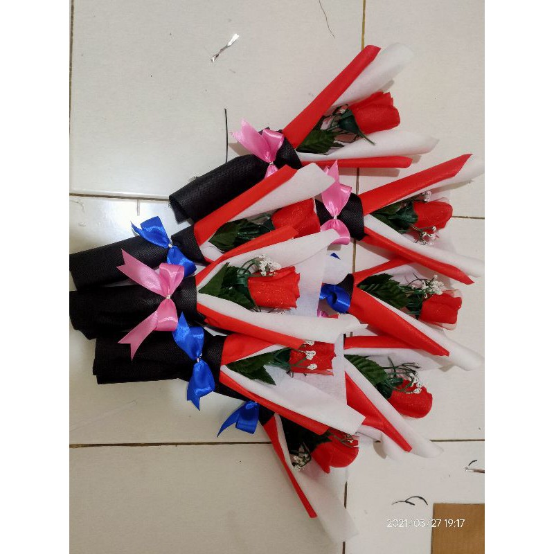 Jual 1 tangkai Buket bunga mawar merah | Shopee Indonesia