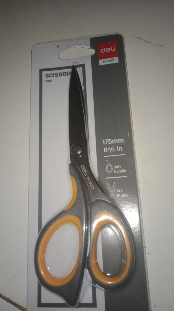 Deli Gunting dengan pegangan lembut untuk kenyamanan 175mm E6027 | Shopee Indonesia