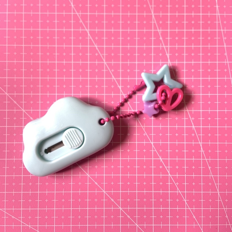 Jual mini cutter with keychain [BACA DESK] /cutter awan / cutter with ...