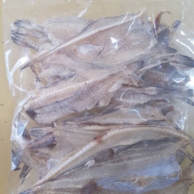 Ikan Asin Lomek Atau Ikan Laut Ini Rasanya Tawar Dan Garing | Shopee ...