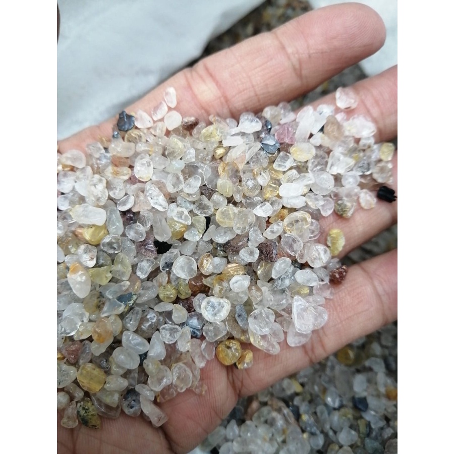 Jual Batu Rutilated Quartz Small 2-4 mm paket 100 grams (mix gold and ...